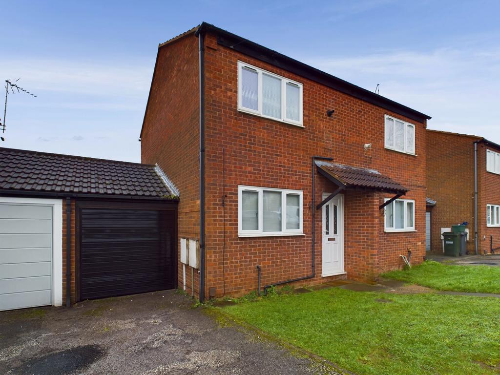 Clifton Grove, Nottingham NG4 2 bed semi-detached house - £175,000