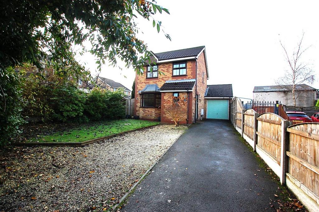 Dales Brow Avenue, Greater Manchester... 3 bed detached house - £260,000