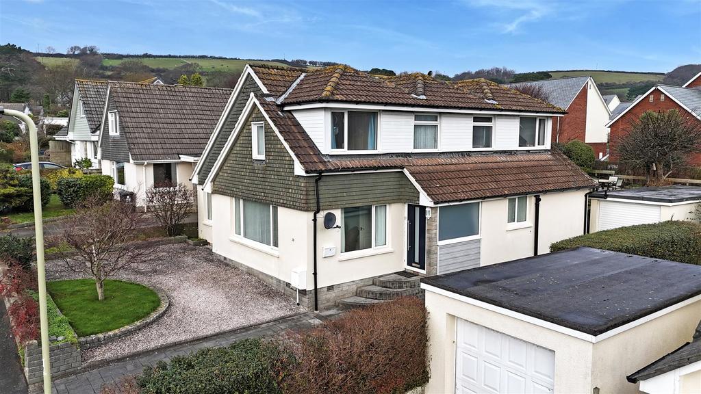 South Park, Braunton EX33 4 bed detached bungalow for sale - £579,950