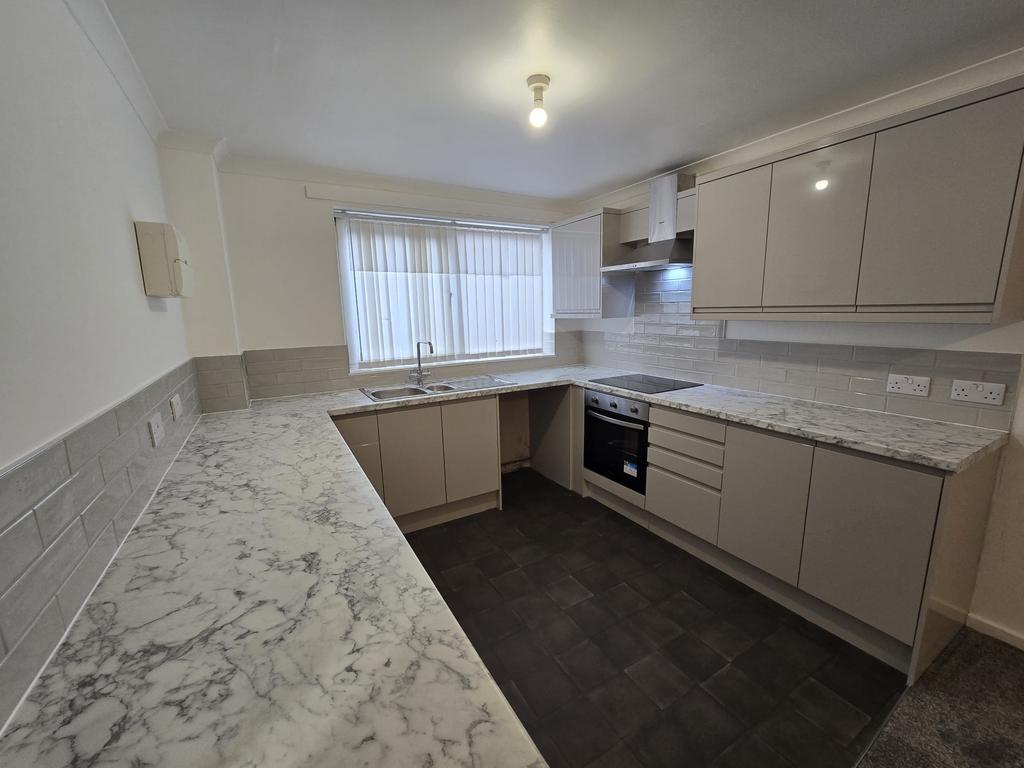 Roborough Close, Hull, Yorkshire, HU7 3 bed terraced house - £750 pcm ...