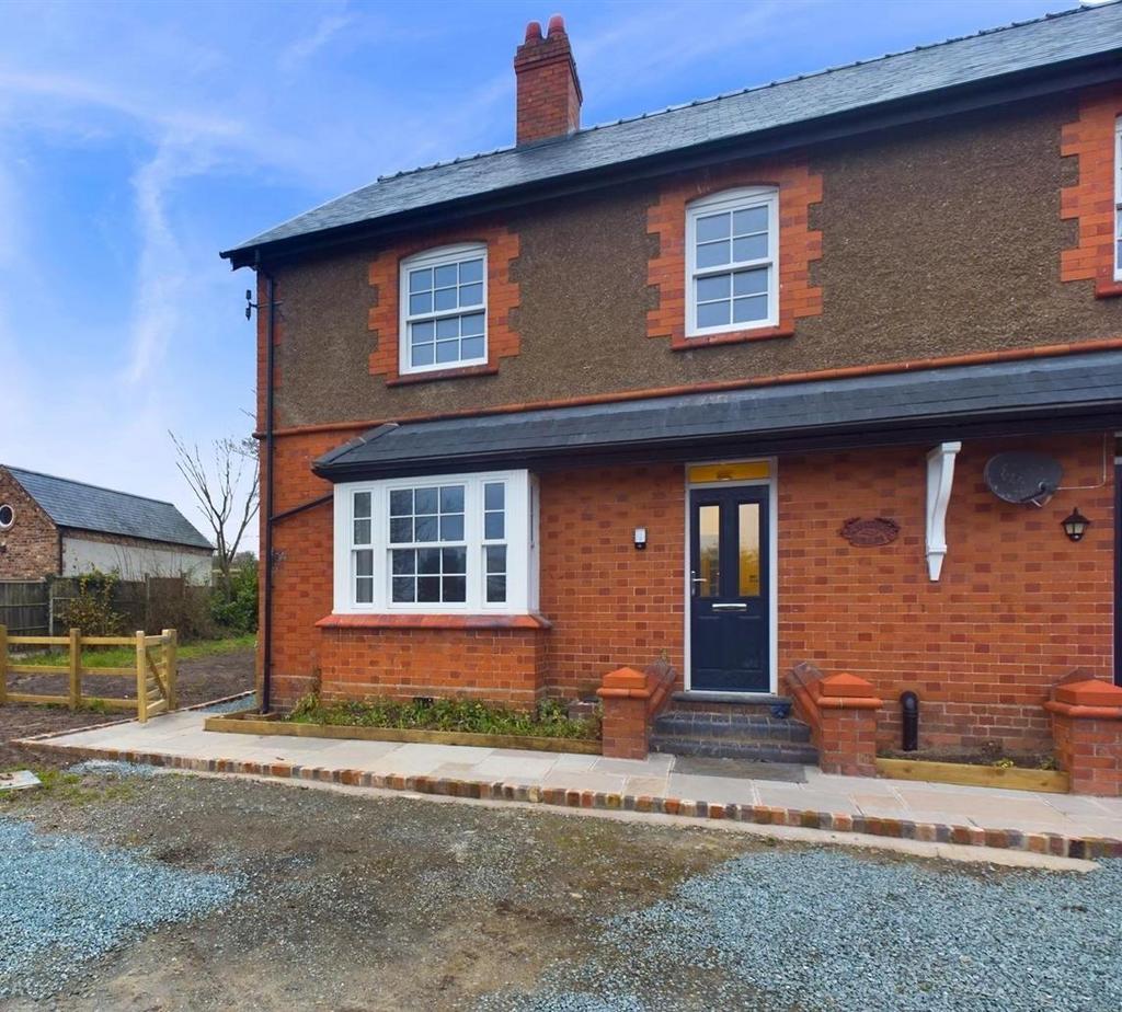 Llansantffraid-ym-Mechain, Powys 3 bed house - £950 pcm (£219 pw)