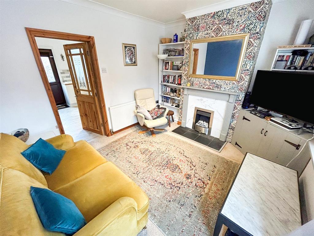 Hurdsman Street, Oswestry 2 bed terraced house - £117,500