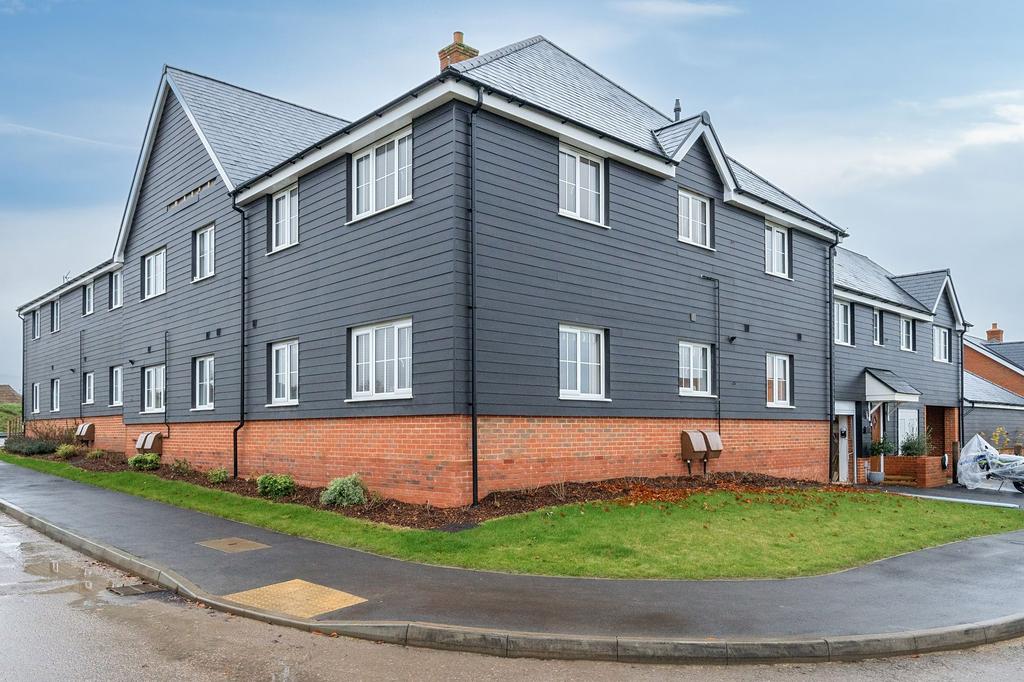 Nursery Rise, Thakeham, RH20 2 bed flat - £260,000