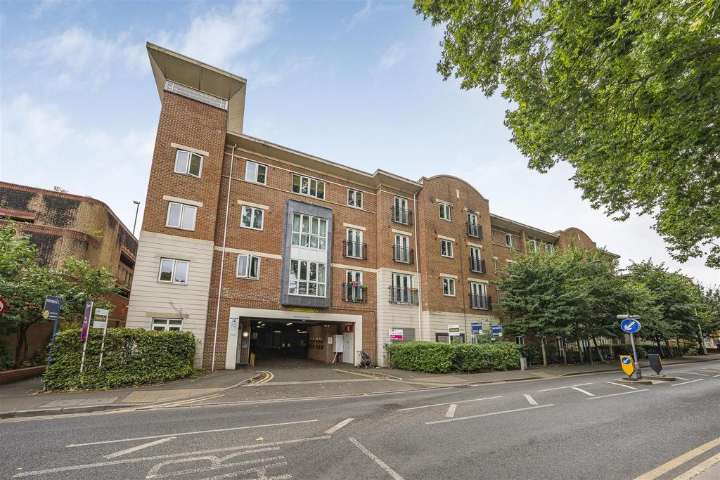Grenfell Road, Maidenhead 2 bed apartment - £285,000