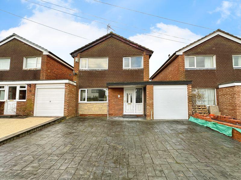 Kenilworth Close, Radcliffe 3 bed detached house - £220,000