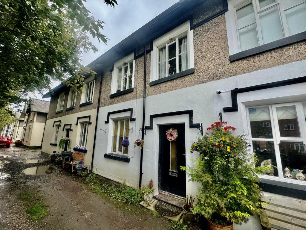 Lakeside Cottages, Standish, WN1 2 bed cottage for sale - £150,000