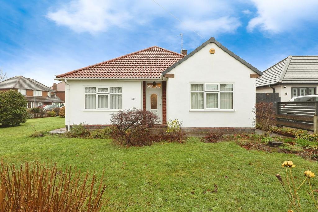 Windmill Road, Nuneaton 3 bed detached bungalow - £370,000