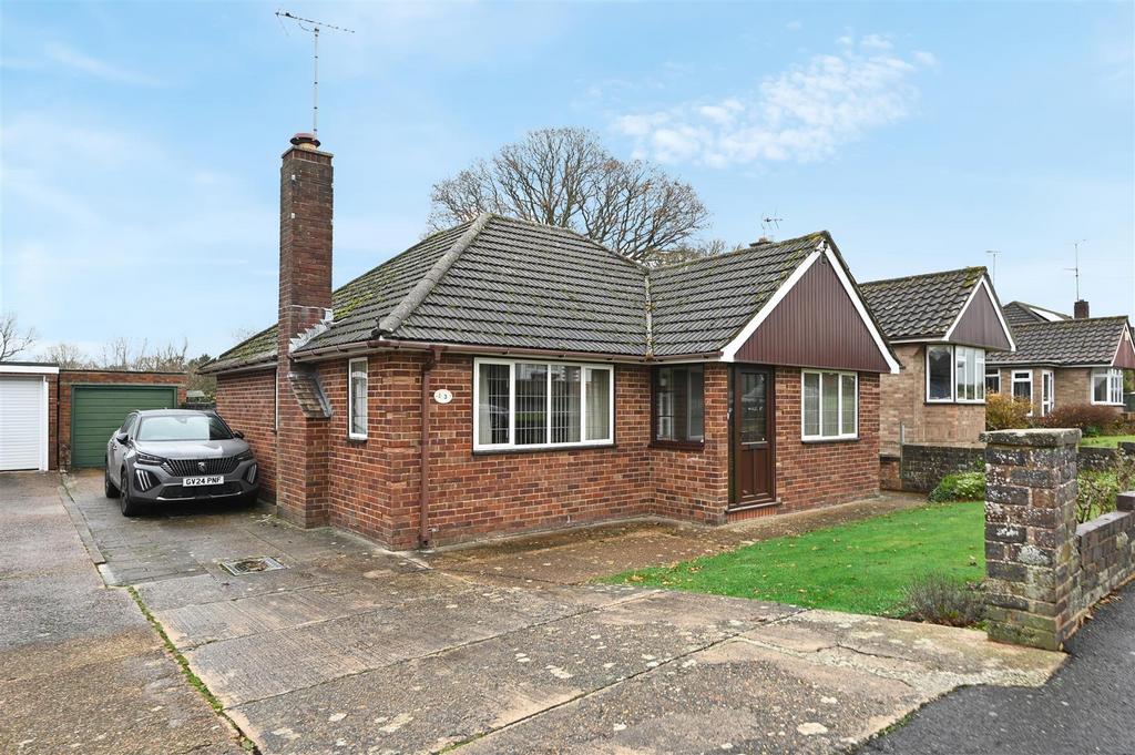 The Rise, Partridge Green, Horsham 2 bed detached bungalow for sale - £ ...