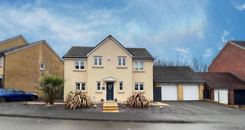Parc Penderi, Penllergaer, Swansea 5 bed detached house - £475,000