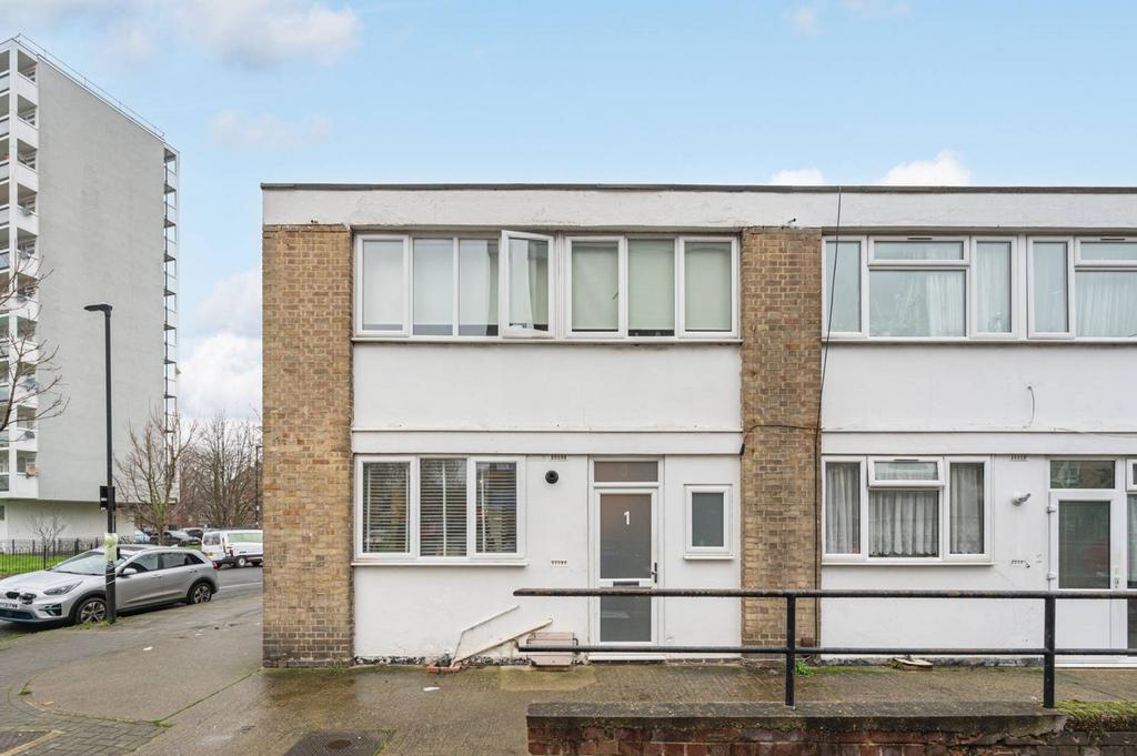 Styles Gardens, Brixton, London, SW9 4 bed house - £650,000