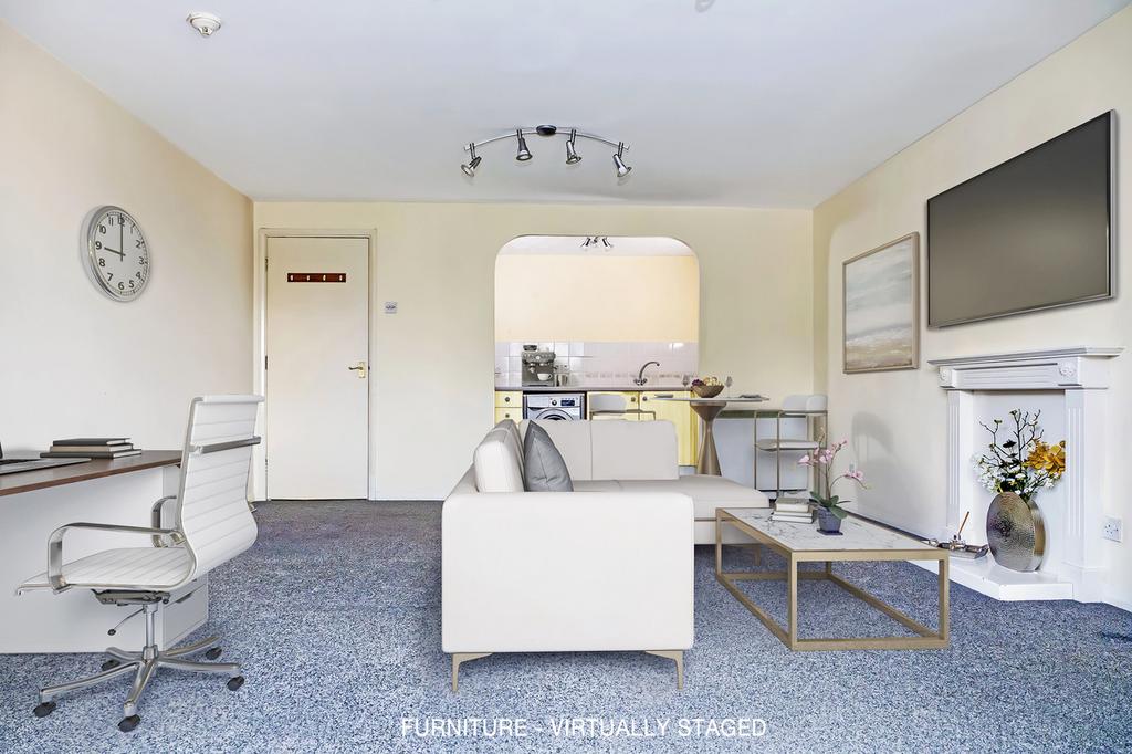 Darwin Court Gravel Walk, Rochester, ME1 1 bed apartment - £160,000