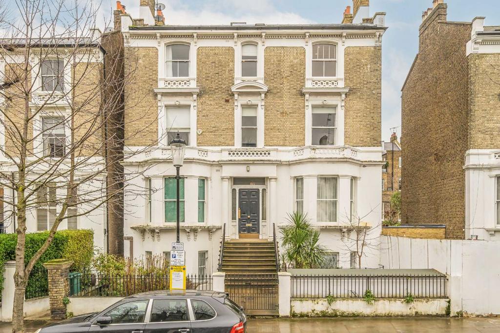 Oxford Gardens, London W10 1 bed flat - £800,000