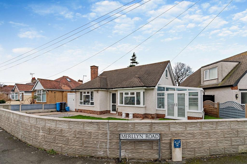 Merllyn Road, Rhyl, LL18 3 bed detached bungalow - £215,000
