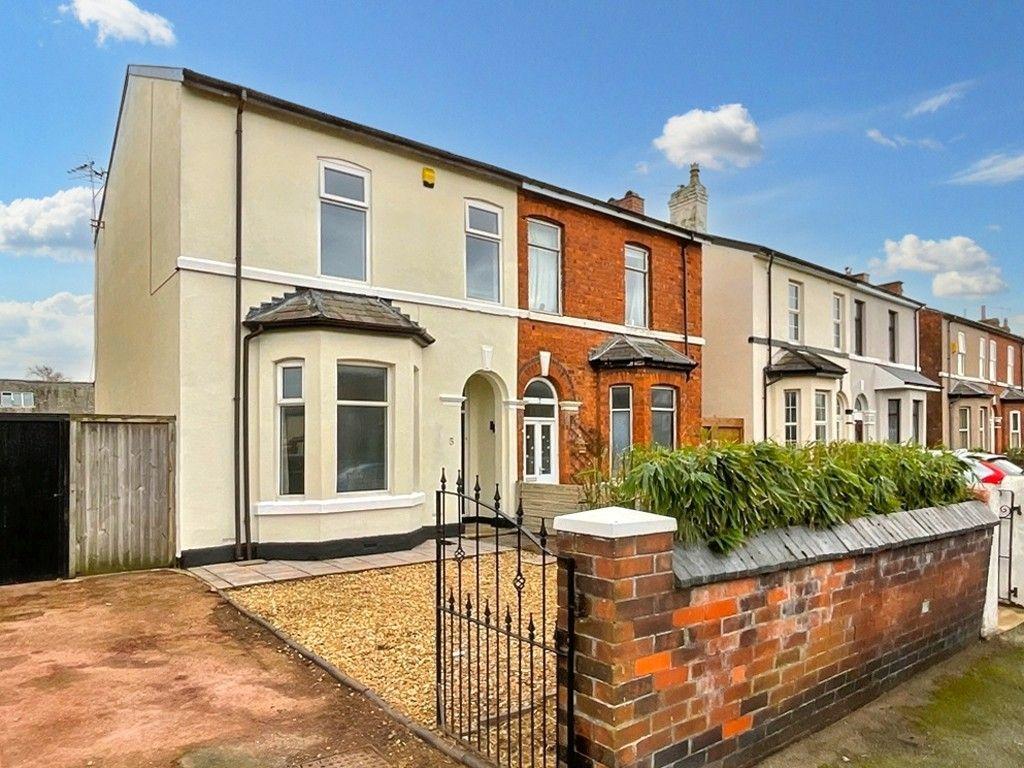 Mosley Street, Southport PR8 3 bed semi-detached house - £210,000