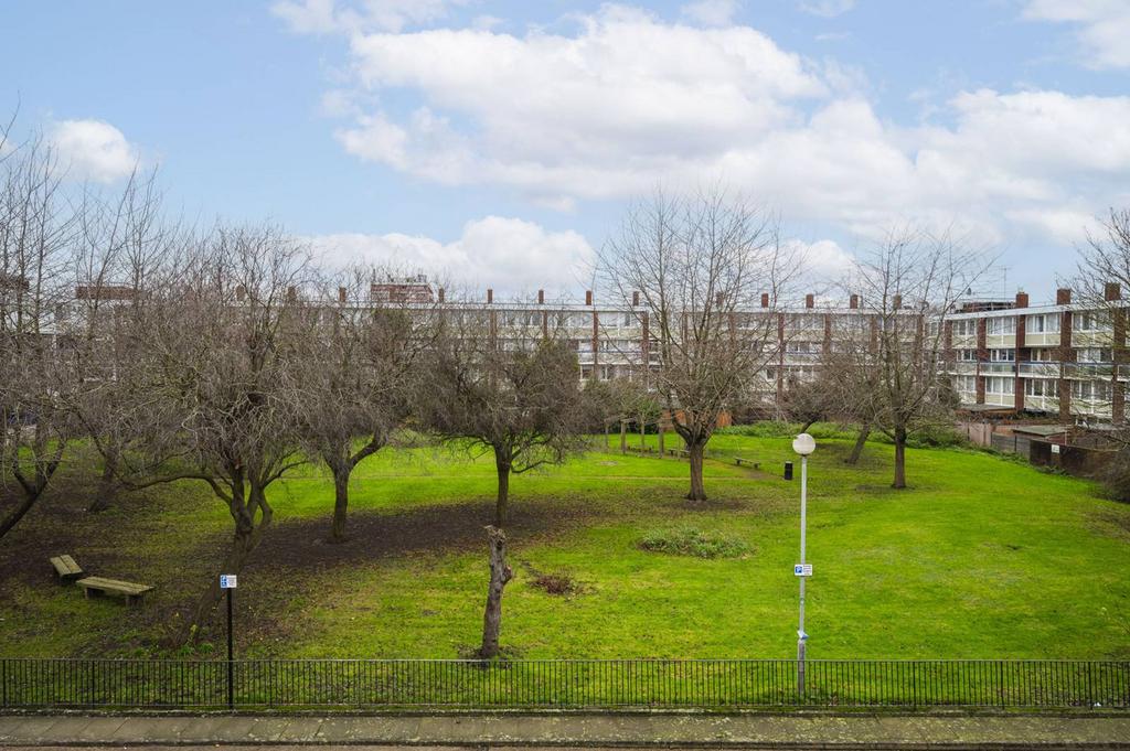 Bemerton Estate, Caledonian Road... 3 bed flat - £500,000