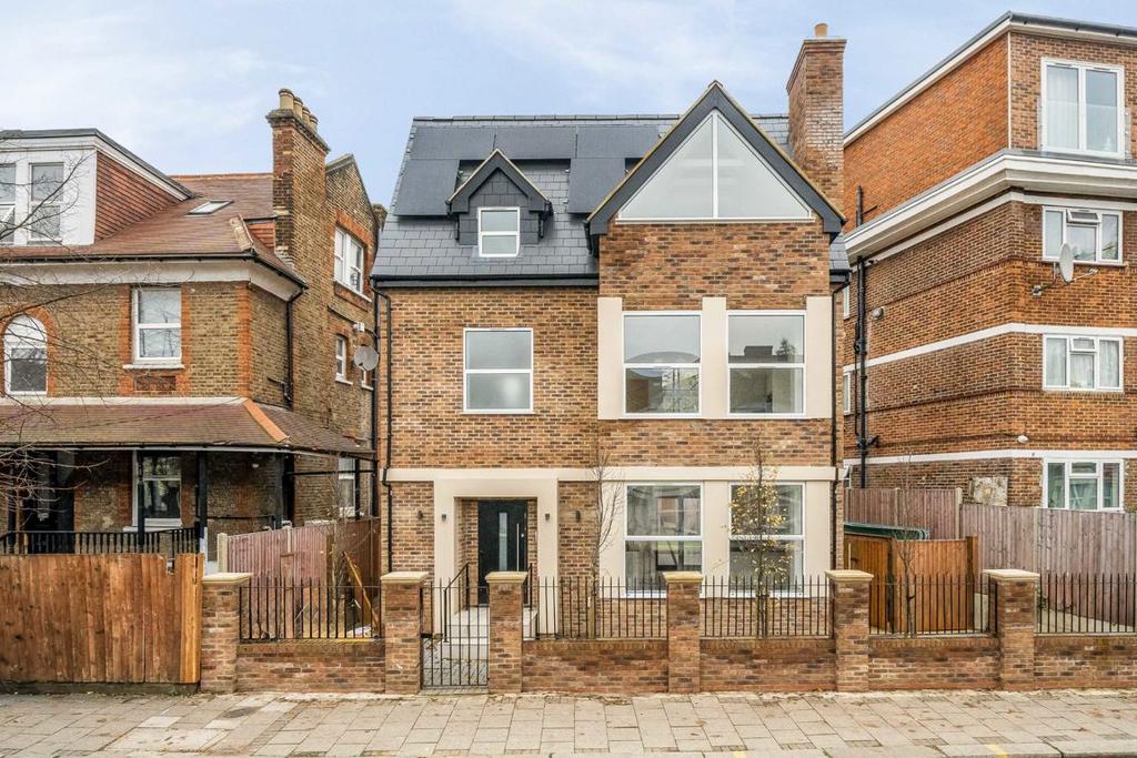 Acton Lane, London NW10 1 bed flat - £2,000 pcm (£462 pw)
