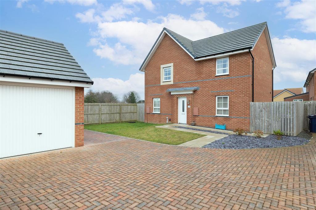 Ascot Drive, North Gosforth... 4 bed detached house - £317,000