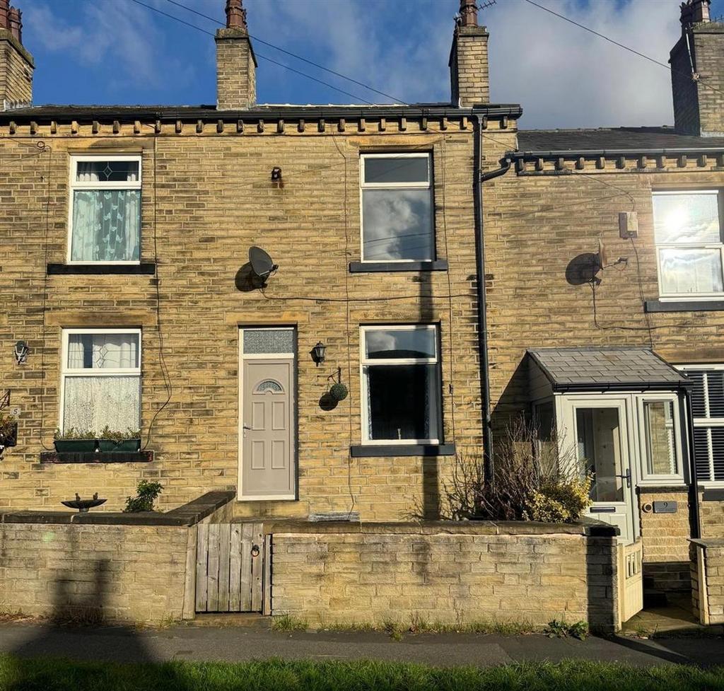 East Street, Lightcliffe 2 bed terraced house - £775 pcm (£179 pw)
