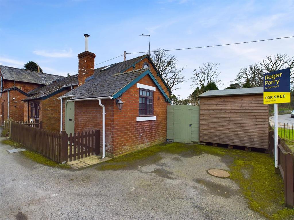 Marton, Welshpool 1 bed end of terrace house for sale - £100,000