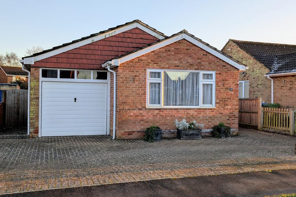 ABBEYFIELD DRIVE, FAREHAM 3 bed detached bungalow - £395,000