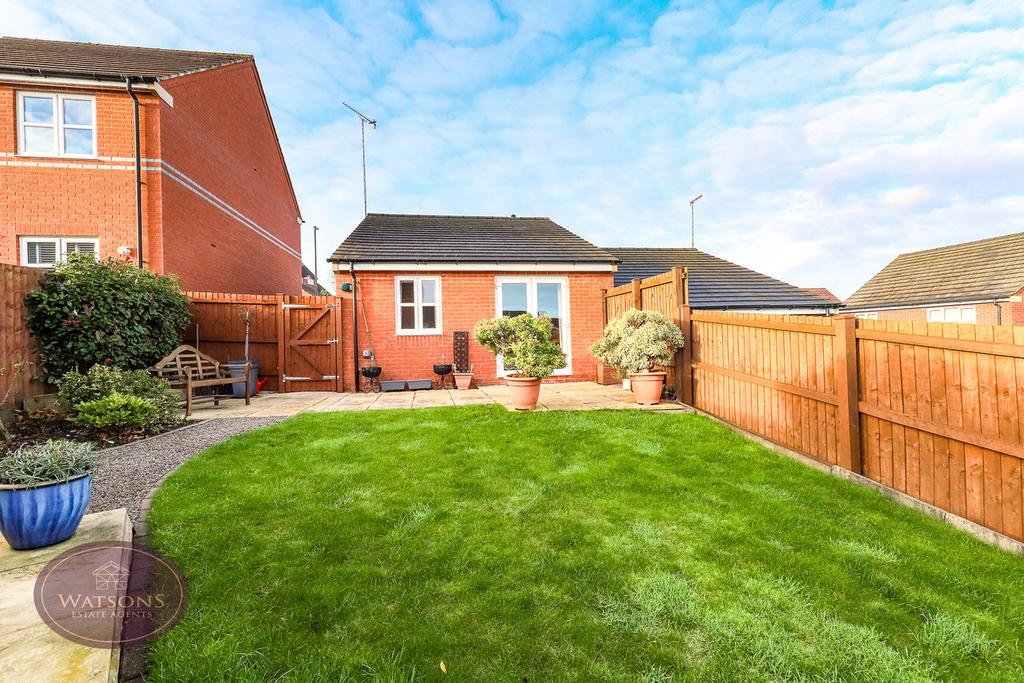 Newton Drive, Heanor, DE75 2 bed semi-detached bungalow - £220,000