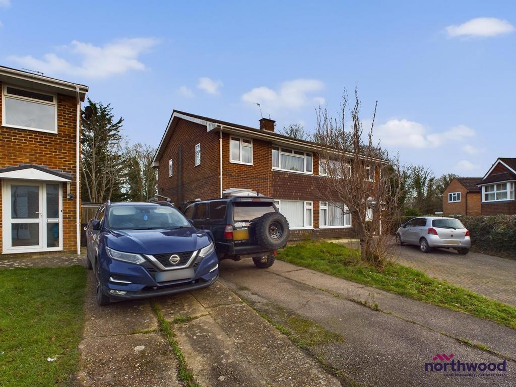 Downsview Way, Hailsham, BN27 3 bed semi-detached house - £1,400 pcm (£ ...