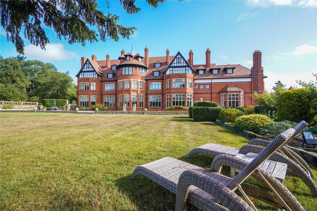 Hatchford Manor, Ockham Lane, Cobham... 2 bed apartment to rent - £ ...