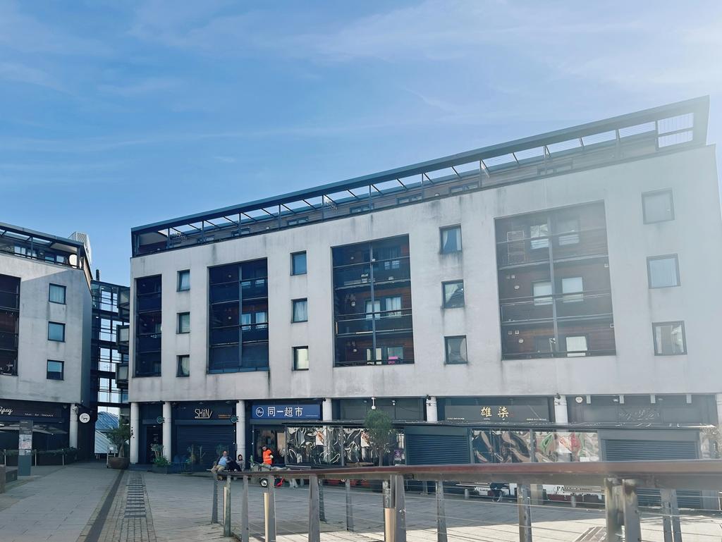 Flat 2, Abbey Court, Priory Place... 2 bed flat - £110,000