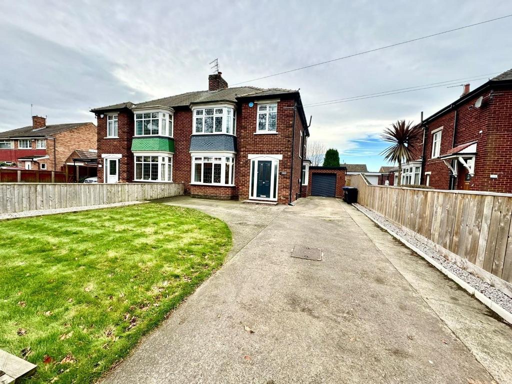 Acklam Road, Middlesbrough 3 bed semi-detached house - £300,000