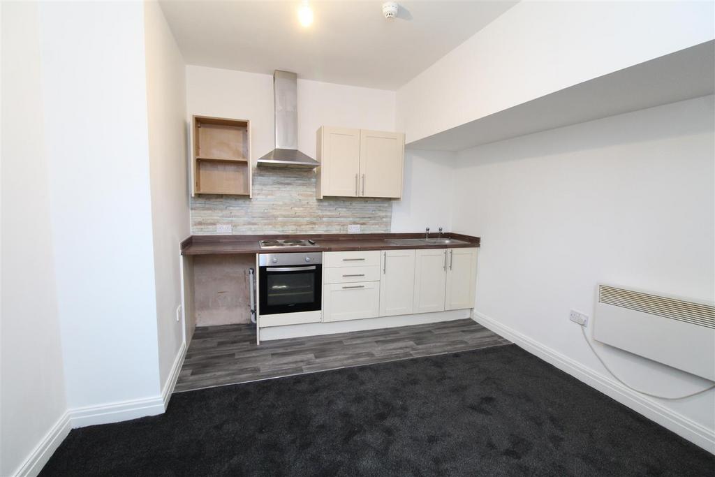 15 Newton Drive, Blackpool 1 bed ground floor flat - £485 pcm (£112 pw)