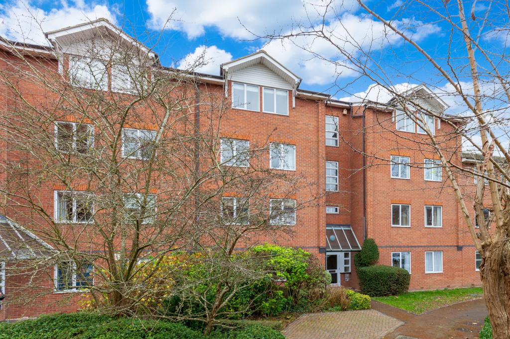 Millbank Oxford OX2 0HJ 2 bed flat - £380,000