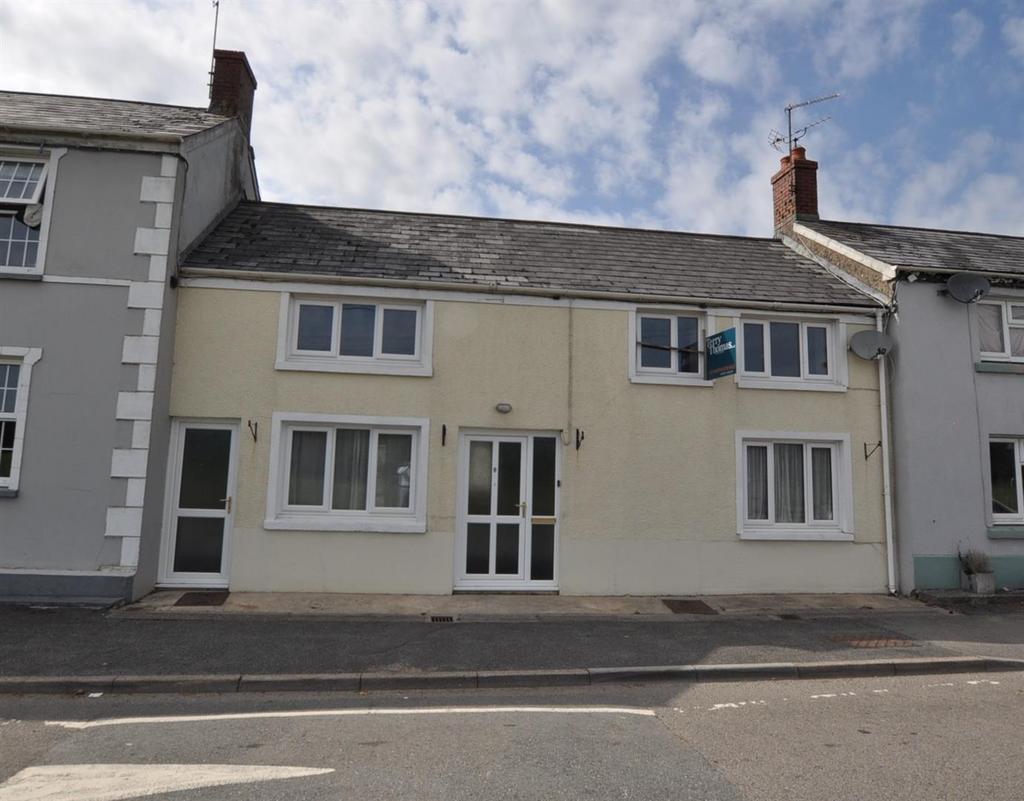 High Street, Bancyfelin, Carmarthen 3 bed house - £198,500