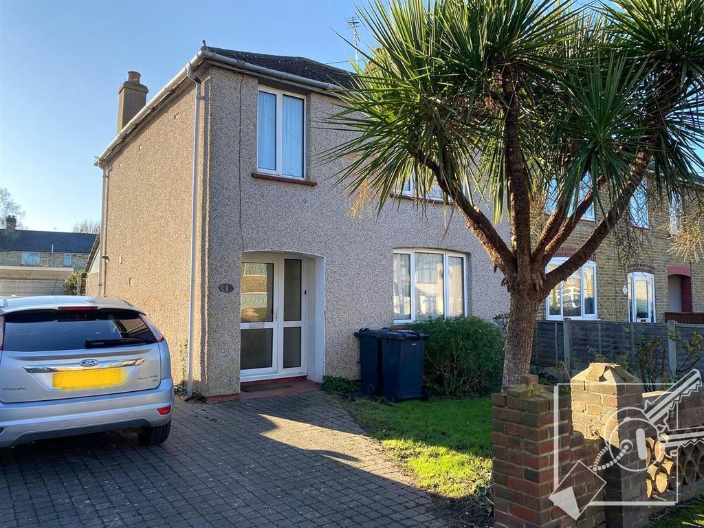 Moore Road, Swanscombe 3 bed house - £320,000