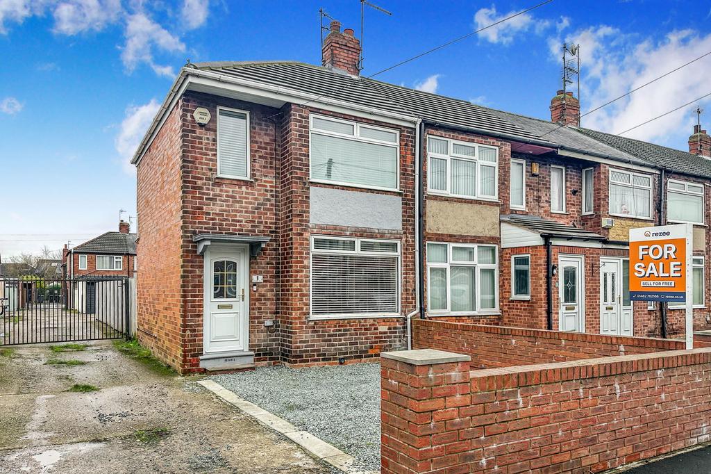 Dovedale Grove, Hull HU9 2 bed end of terrace house - £120,000