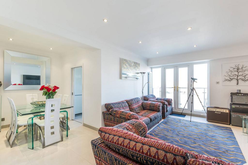 Nine Elms Lane, Vauxhall, London, SW8 2 bed flat - £890,000