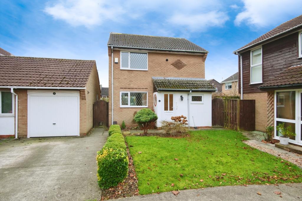 Walnut Close, York YO32 3 bed detached house - £400,000