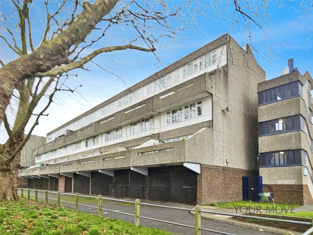 Maran Way, Erith DA18 3 bed maisonette - £200,000