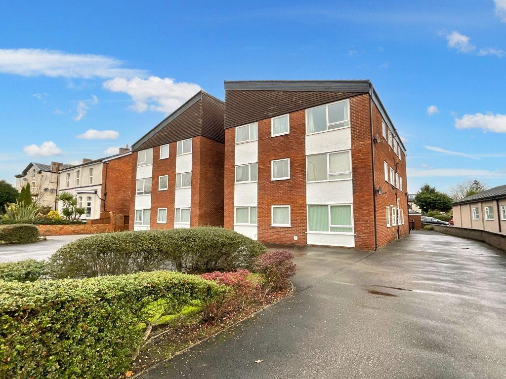 35-37 Duke Street, Southport PR8 2 bed ground floor flat - £120,000