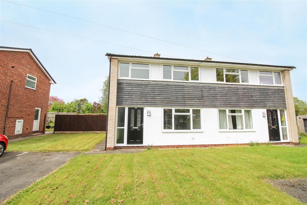 Kent Close, Ripon 3 bed semi-detached house for sale - £240,000