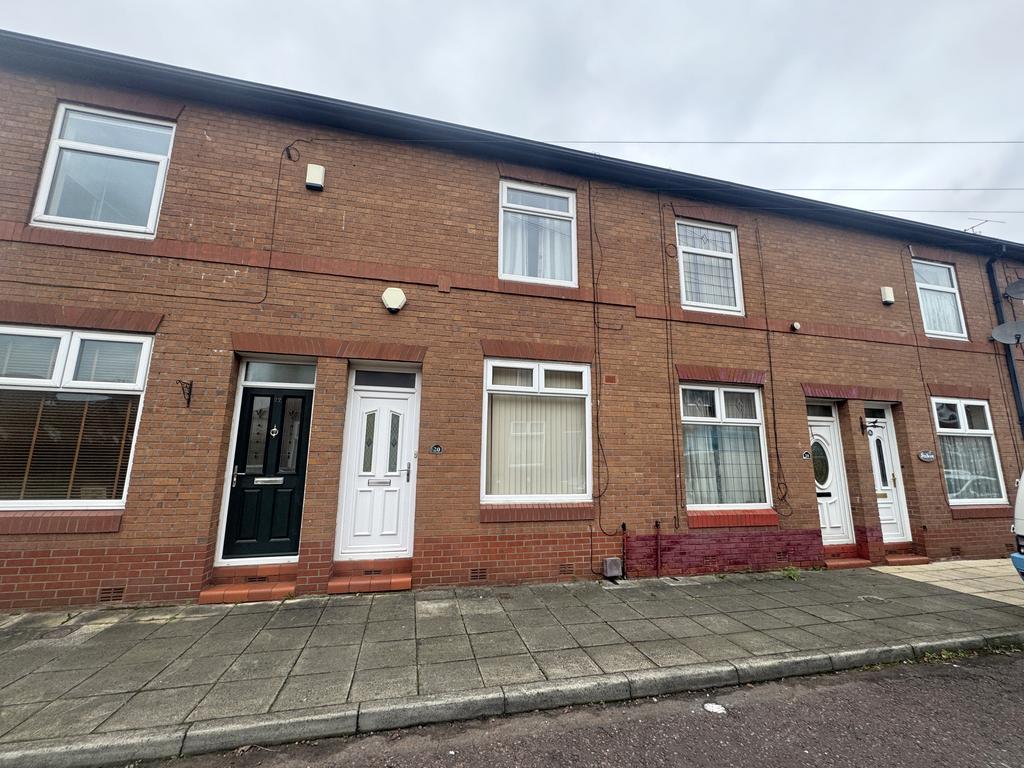 Lyndale Avenue, Reddish 2 bed terraced house - £170,000