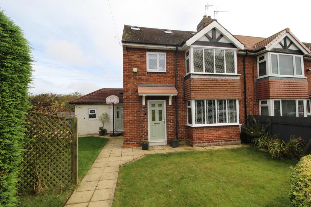Riseway, Long Riston, East Hull... 3 bed semi-detached house - £1,000 ...