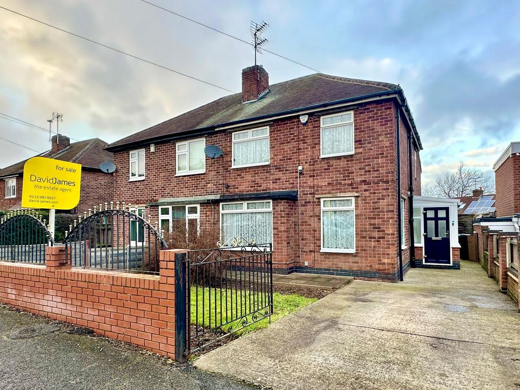 Campbell Drive, Nottingham NG4 3 bed semi-detached house - £230,000