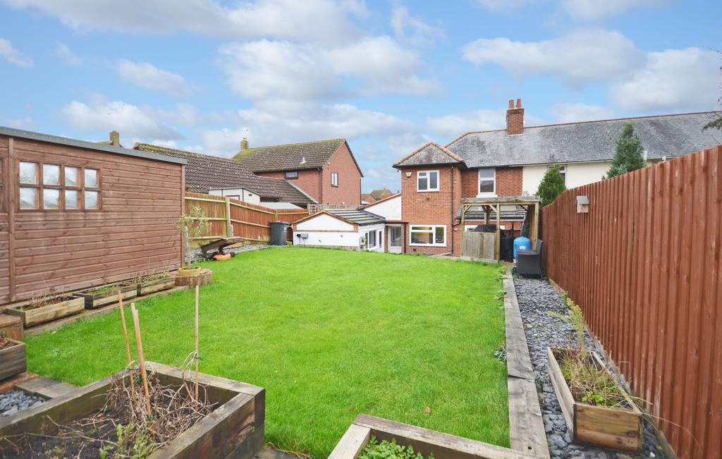 Manor Farm Road, Raunds 4 bed end of terrace house for sale - £325,000