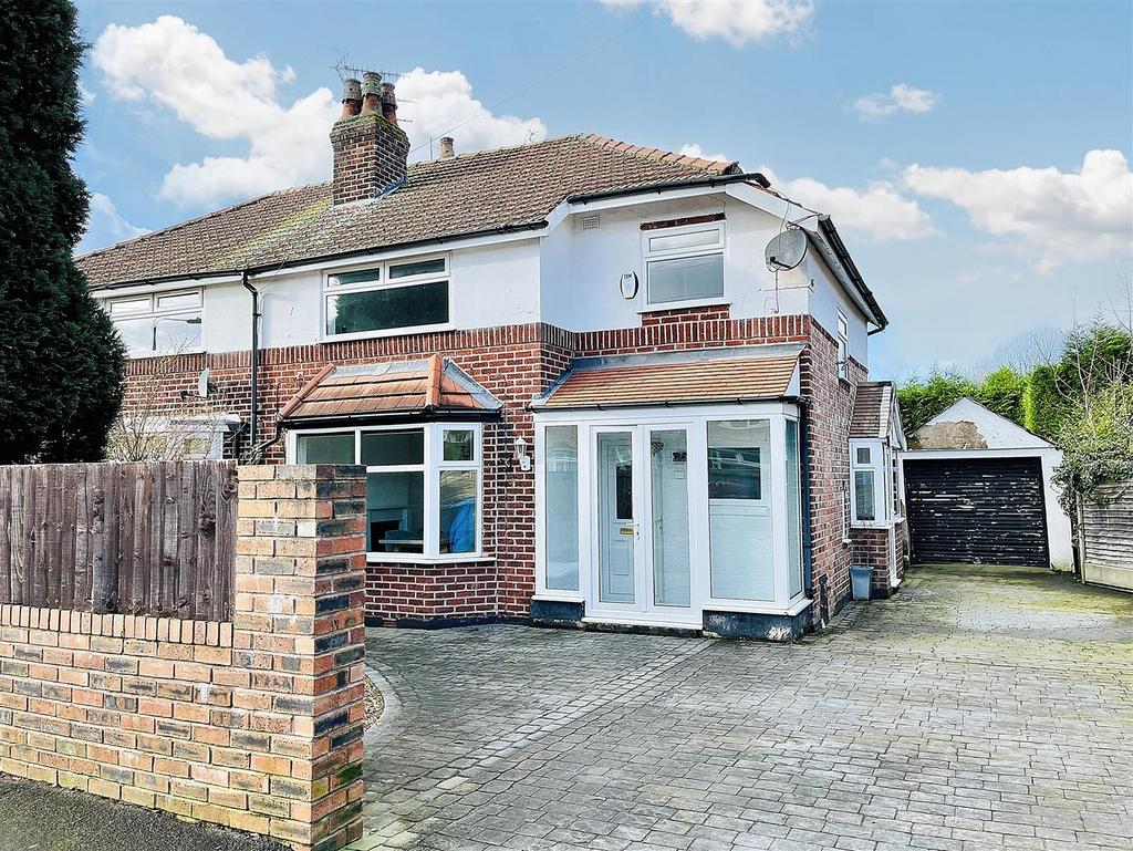 Malpas Drive, Timperley, Altrincham 3 bed semi-detached house - £425,000