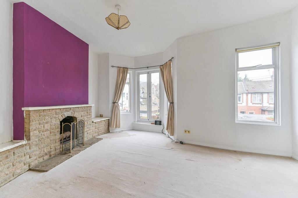 Westcote Road, Streatham, London, SW16 2 bed flat - £1,600 pcm (£369 pw)