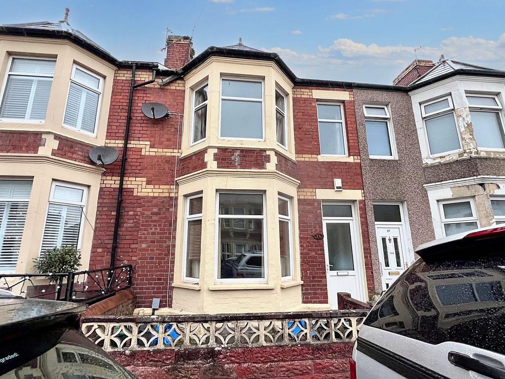 Oxford Street, Barry, CF62 3 bed terraced house - £235,000
