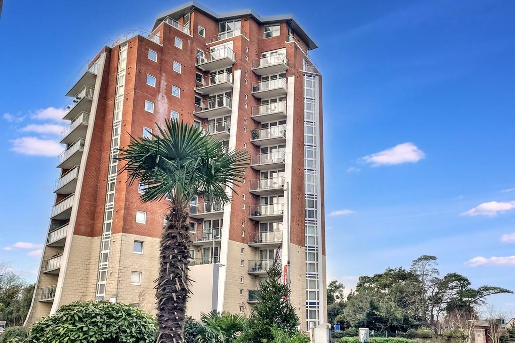 Bournemouth 2 bed flat for sale - £255,000
