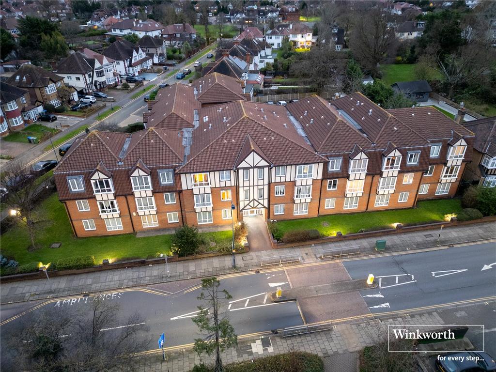 Radbourne Court, Harrow HA3 2 bed apartment - £350,000