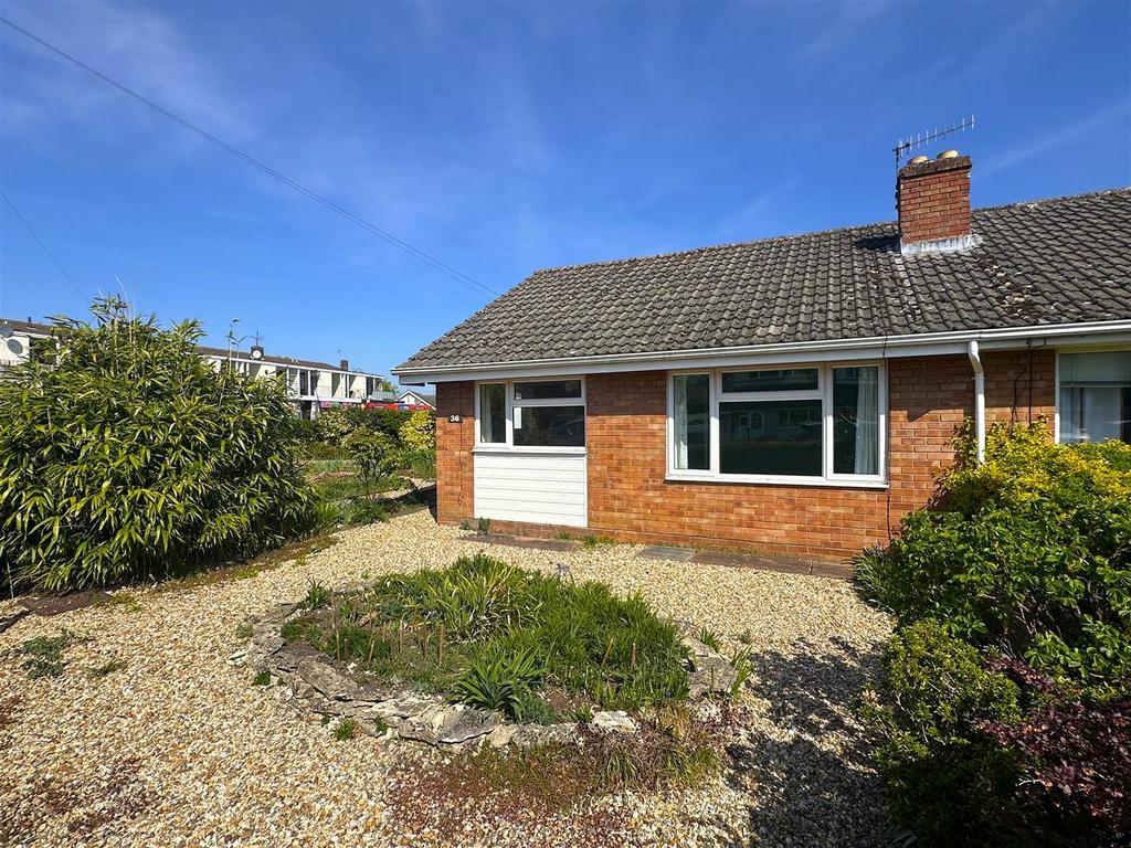 Hungerford Road, Calne 2 bed semi-detached bungalow for sale - £274,000