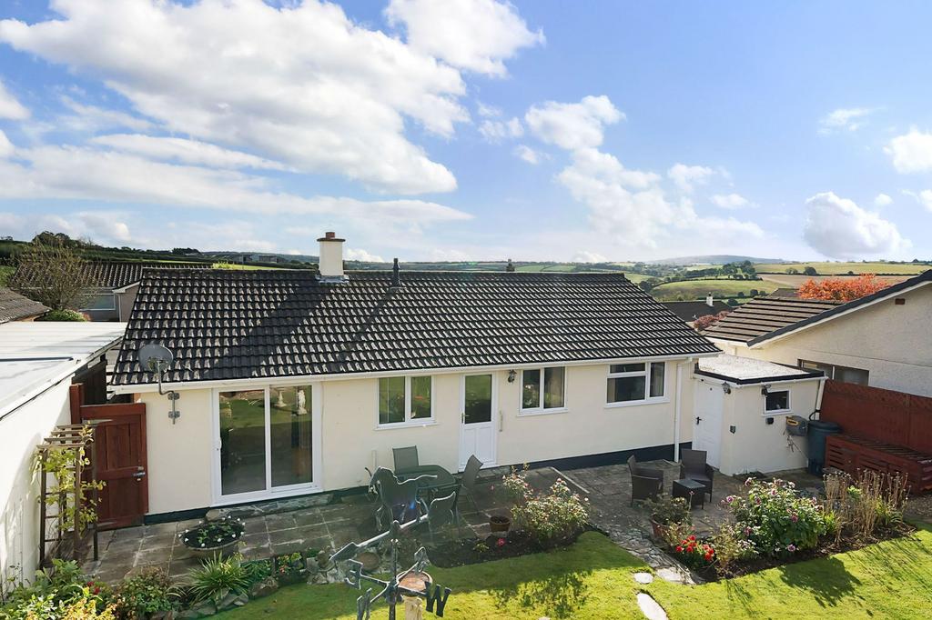 Treburley, Launceston 2 bed detached bungalow for sale - £299,950
